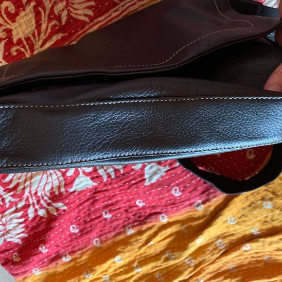 Levenger | Bags | Levenger Bomber Jacket Leather Messenger Bag In Brown ...